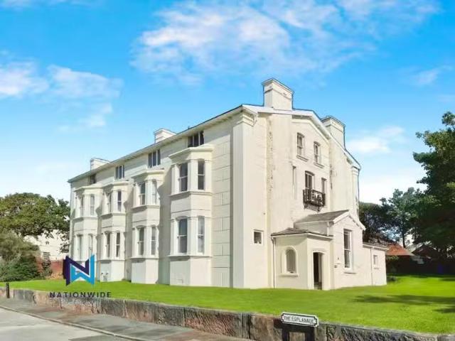 1 bedroom flat for rent in South Road, Grassendale Park, L19 0.