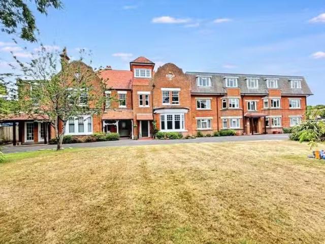 1 bedroom flat for rent in Southbourne, BH6