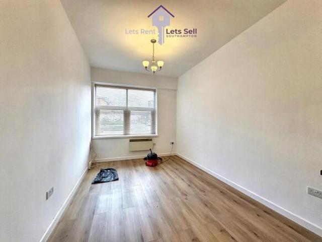 1 bedroom flat for rent in Southbrook Rise, SO15