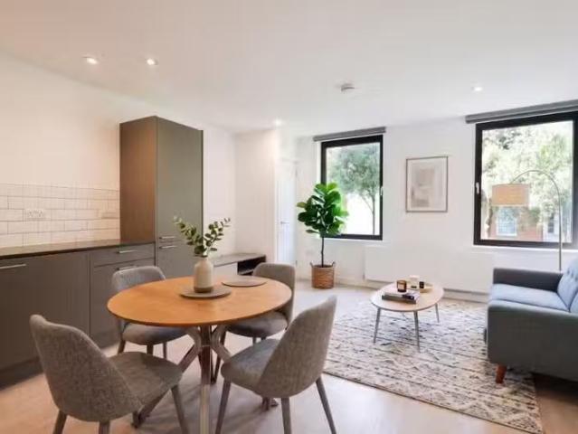 1 bedroom flat for rent in Southernhay Gardens, Exeter, Devon.