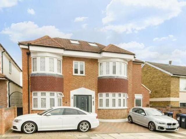 1 Bedroom Flat For Rent In Southgate, London