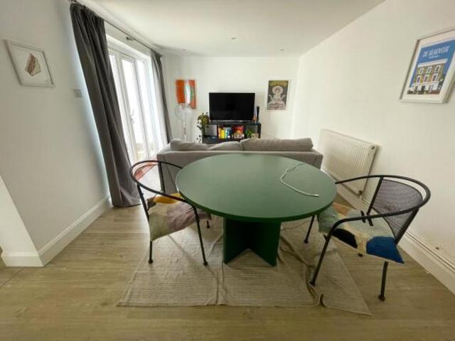 1 bedroom flat for rent in Southgate Road, Hackney, London, N1
