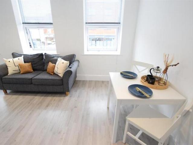 1 bedroom flat for rent in Smith Street Student Apartment 26/27, LN5