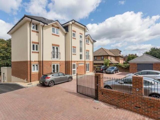 1 bedroom flat for rent in Spire View, SO15