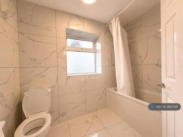 1 bedroom flat for rent in Spruce Hills Road, London, E17