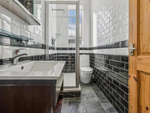 1 bedroom flat for rent in Spring Street, London, W2