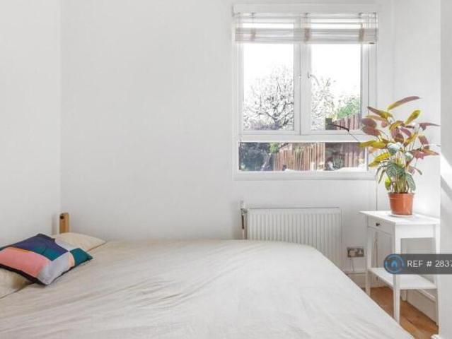 1 bedroom flat for rent in Springfield Road, London, N15