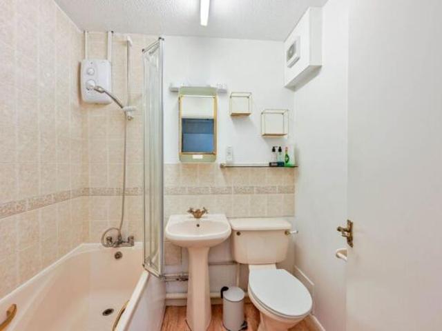 1 bedroom flat for rent in Springside Court, Josephs Road, Guildford, GU1