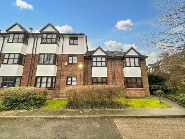 1 bedroom flat for rent in Swallow Close, Greenhithe, DA9 9PT.