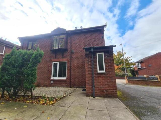 1 bedroom flat for rent in Swallow Close, Shadwell, Leeds, West Yorkshire, LS17