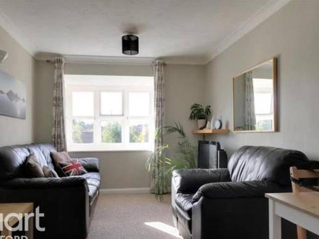 1 bedroom flat for rent in Swan Court Mangles Road GU1