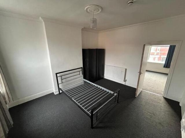 1 bedroom flat for rent in St. Vincent Avenue Middle Floor Flat, Doncaster, DN1