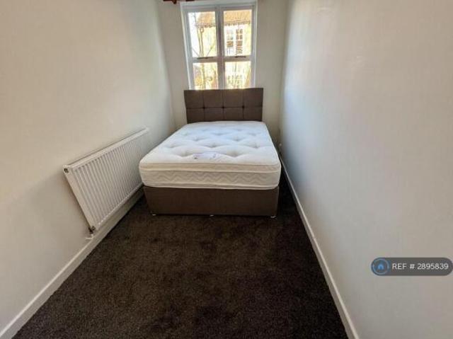 1 bedroom flat for rent in St. Albans Road, Leicester, LE2