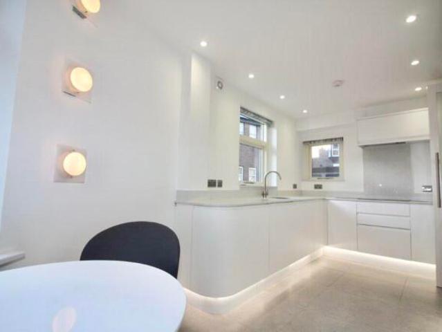 1 bedroom flat for rent in St Andrewgate, City Centre, York, YO1