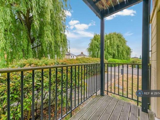 1 bedroom flat for rent in St Catherines Close, London, SW20