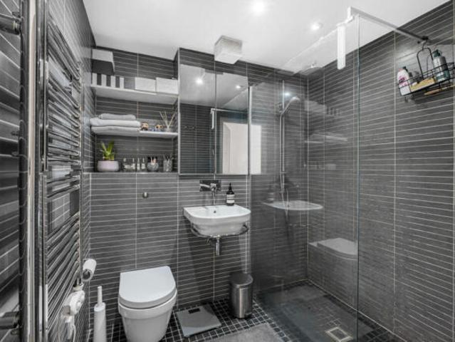 1 bedroom flat for rent in St Georges Way, Peckham, London, SE15