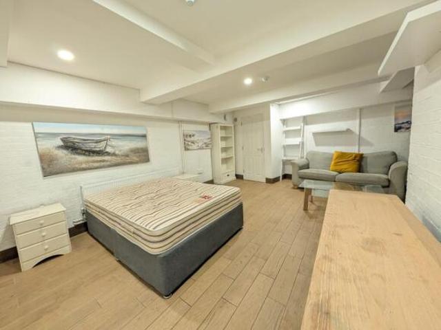 1 bedroom flat for rent in St. Giles Street, NORWICH, NR2