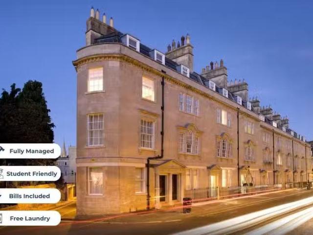 1 bedroom flat for rent in St. James's Parade, Bath, Somerset.