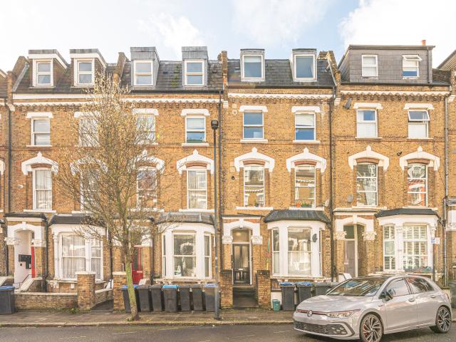 1 Bedroom Flat for Rent in St Julians Road | Foxtons