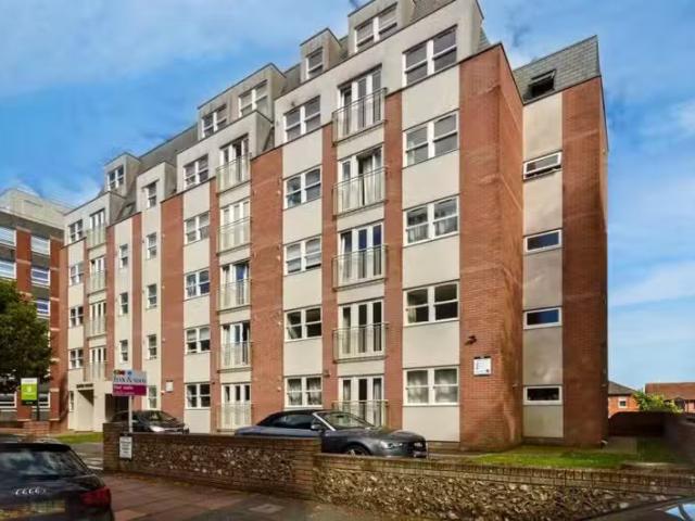 1 bedroom flat for rent in St Leonards Road, Eastbourne, BN21