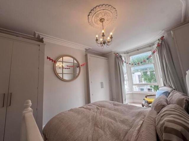 1 bedroom flat for rent in St. Luke's Avenue, London, SW4