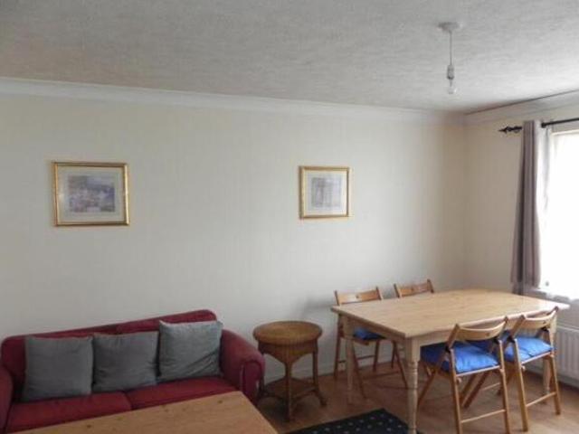 1 Bedroom Flat For Rent In St Lukes Square, Guildford