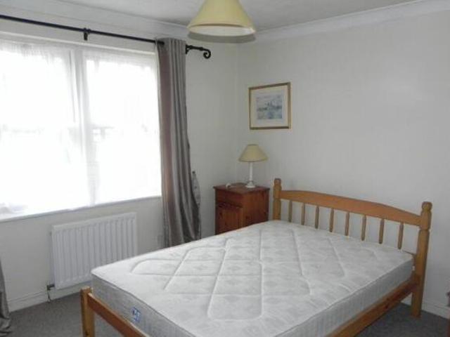 1 Bedroom Flat For Rent In St Lukes Square, Guildford