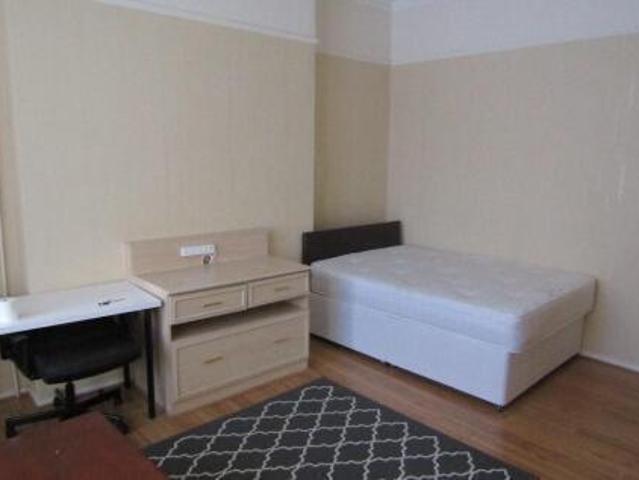 1 bedroom flat for rent in St. Marys Crescent, Leamington Spa, Warwickshire, CV31
