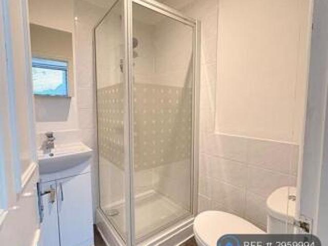 1 bedroom flat for rent in St Margarets Road, Twickenham, TW1