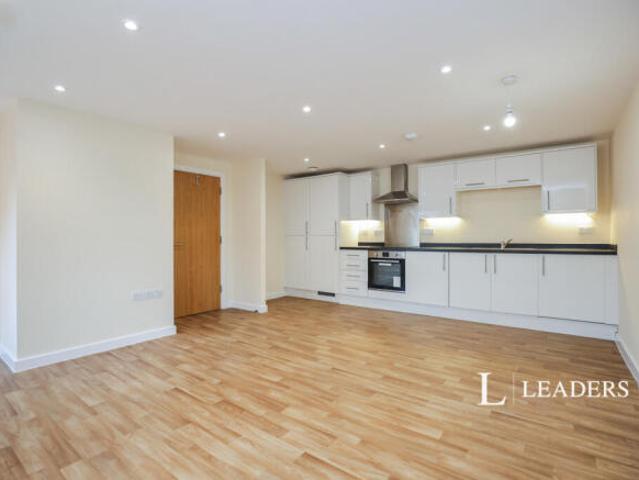 1 bedroom flat for rent in St. Peters Gardens, Marefair, Northampton, NN1