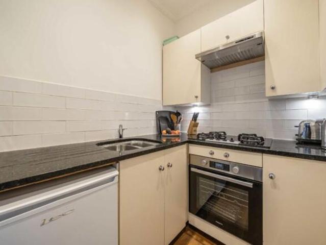 1 bedroom flat for rent in St Stephens Gardens, Notting Hill, W2