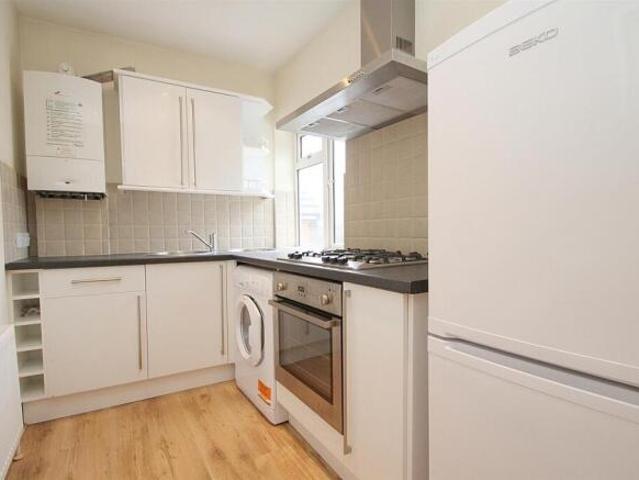 1 bedroom flat for rent in Stoughton Road Guildford Surrey, GU2