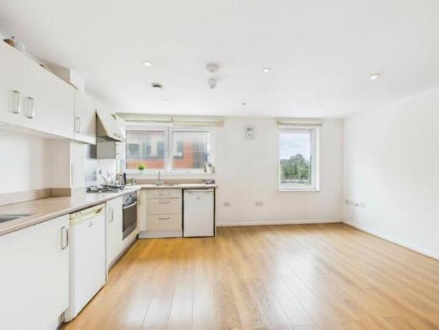1 bedroom flat for rent in Stoke Road, Slough, Berkshire, SL2