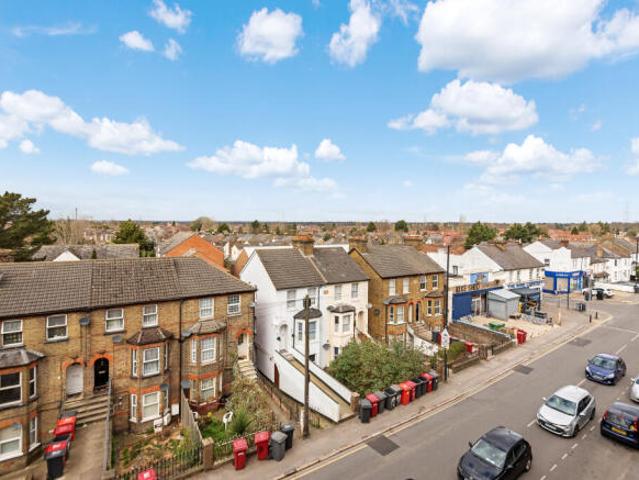 1 bedroom flat for rent in Stoke Road, Slough, SL2
