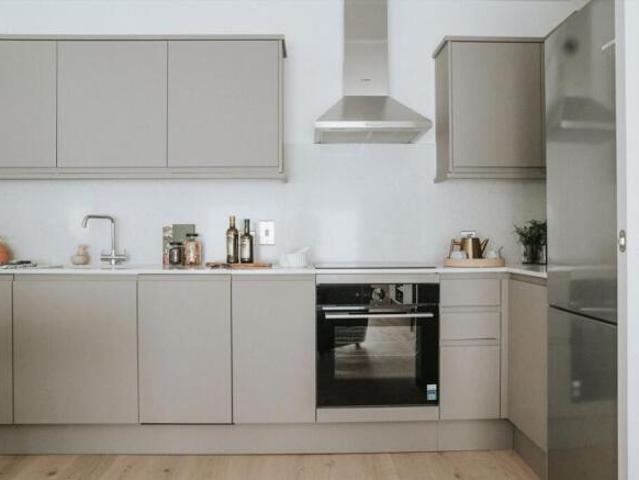 1 bedroom flat for rent in Stonhouse Street, London, SW4