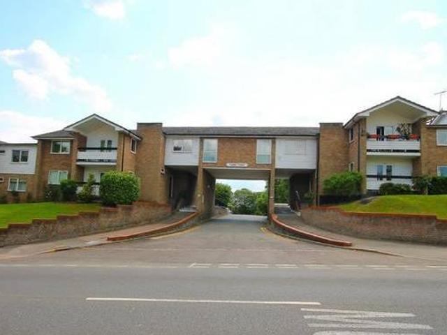 1 bedroom flat for rent in Station Road Epping CM16