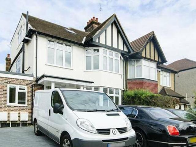 1 bedroom flat for rent in Station Road Hendon London NW4