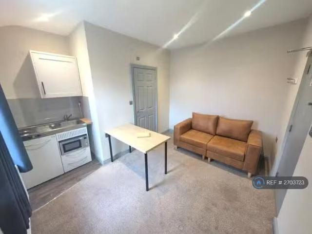 1 bedroom flat for rent in Station Road, Northfield, Birmingha.