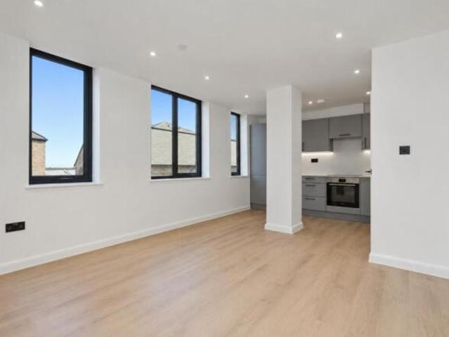 1 bedroom flat for rent in Station Road, Sidcup, DA15 7EJ, DA15