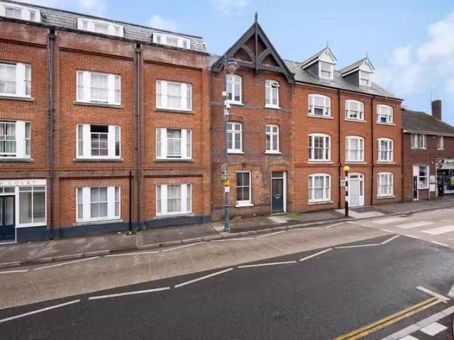 1 bedroom flat for rent in Station Road West, Canterbury, CT2