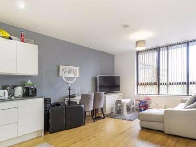 1 bedroom flat for rent in Staines Road West SunburyOnThames TW16