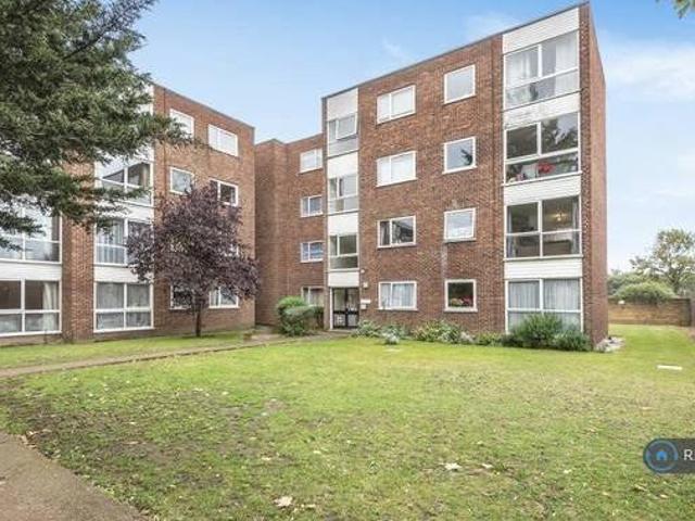 1 bedroom flat for rent in Staines Road West SunburyOnThames TW16
