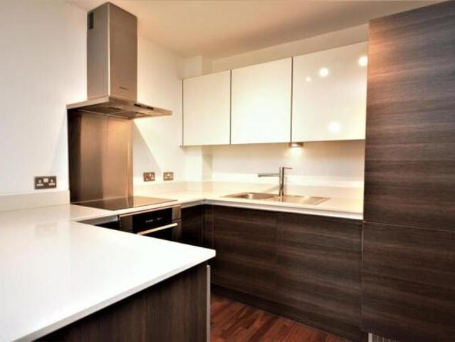 1 bedroom flat for rent in Stanley Road, London, SW19