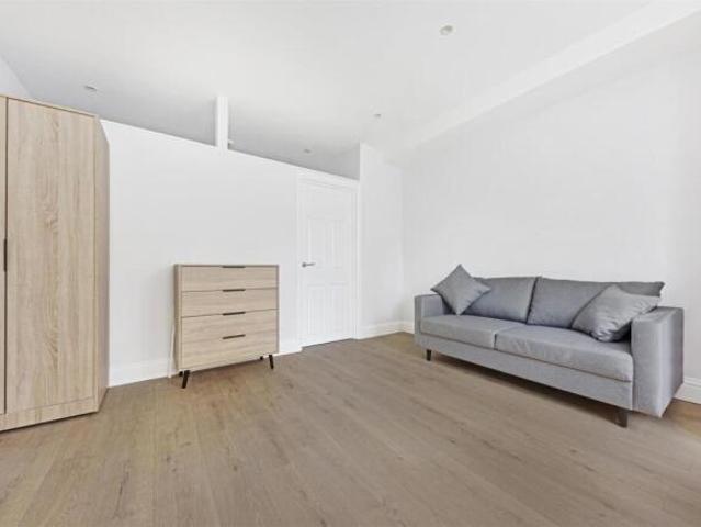 1 bedroom flat for rent in Stanwick Road, West Kensington, W14