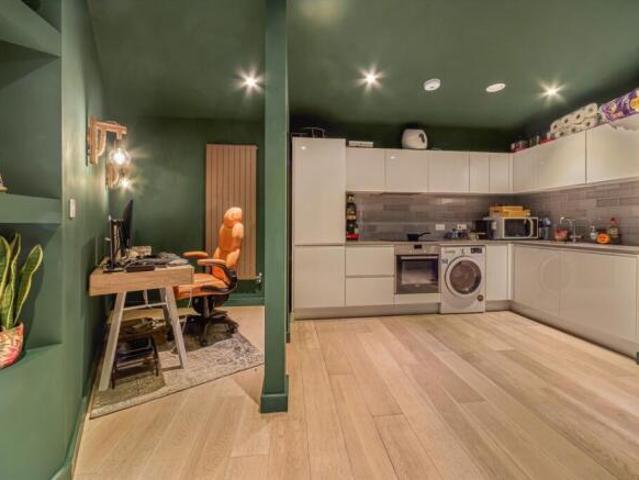 1 bedroom flat for rent in Starboard Way, Royal Wharf, E16