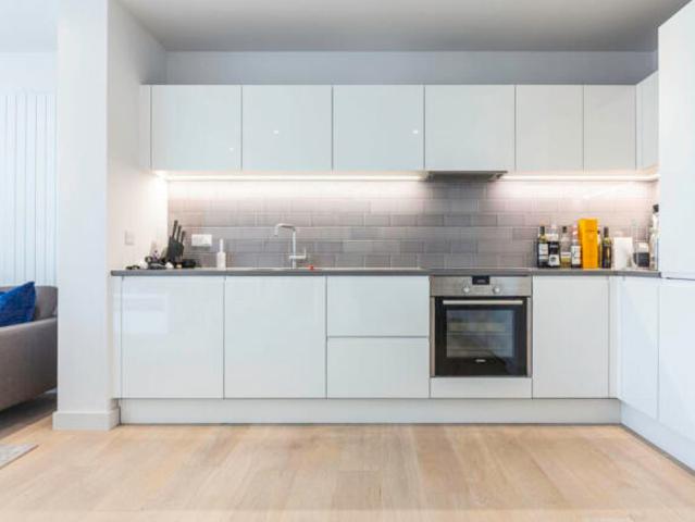 1 bedroom flat for rent in Starboard Way, Royal Wharf, E16