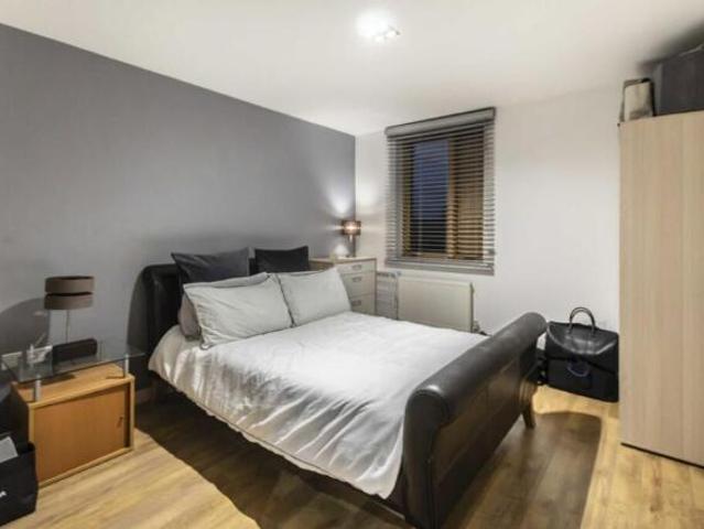 1 bedroom flat for rent in Steele Road, Chiswick, W4