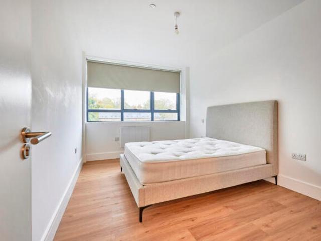 1 bedroom flat for rent in Steeplemount House, Shirley Road, London, EN2