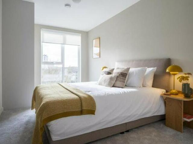 1 Bedroom Flat For Rent In Strafford Road, London