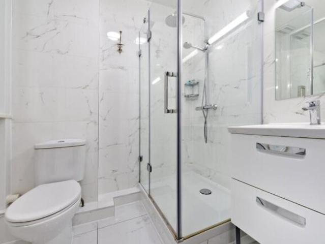1 bedroom flat for rent in Stratford Road, London, W8